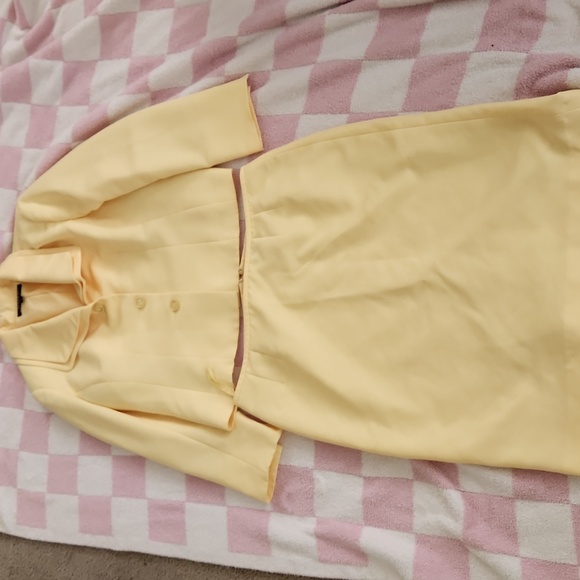 Kasper | Skirts | Kasper Skirt Blazer Suit Set Fully Lined Yellow Sz 6 ...